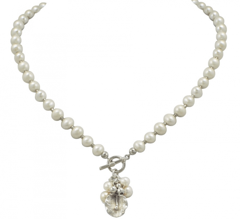 How to wear pearls after 40