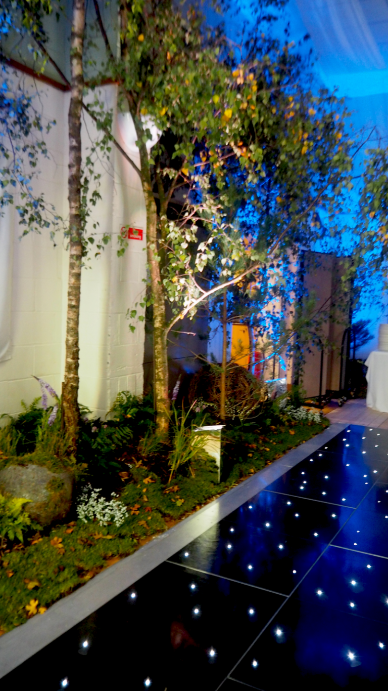 Side stripe trousers, a great solution... and a midlife wedding ...