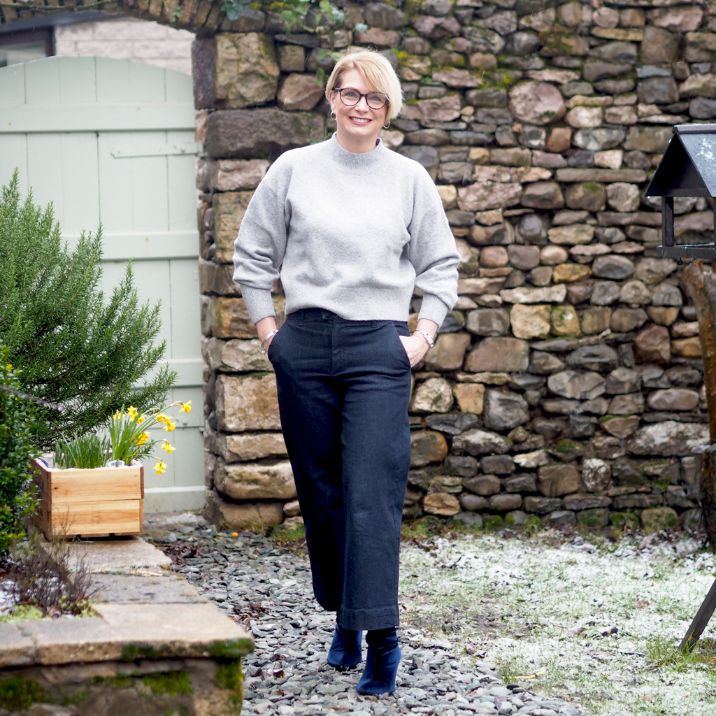 How to build a capsule wardrobe over 40 - the summary - Midlifechic