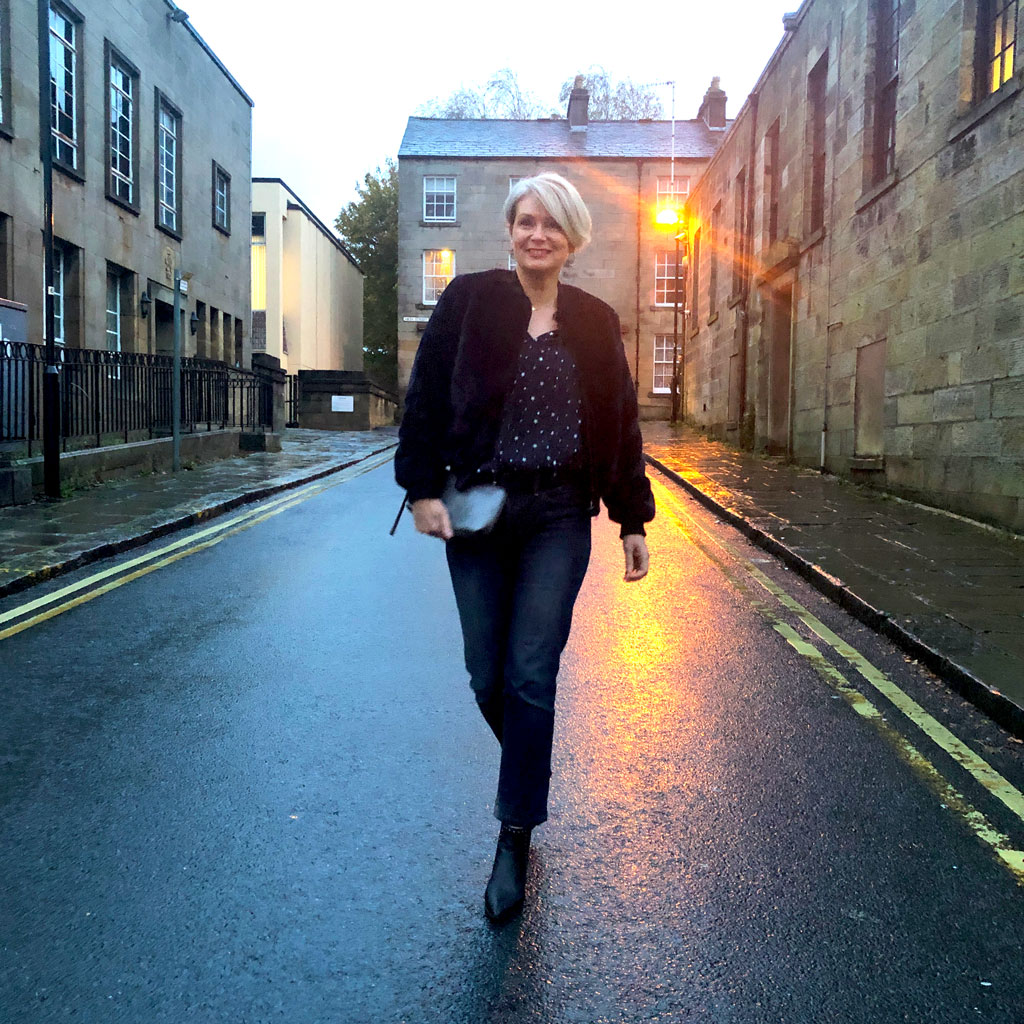 Relaxed winter chic for women over 40 - Midlifechic